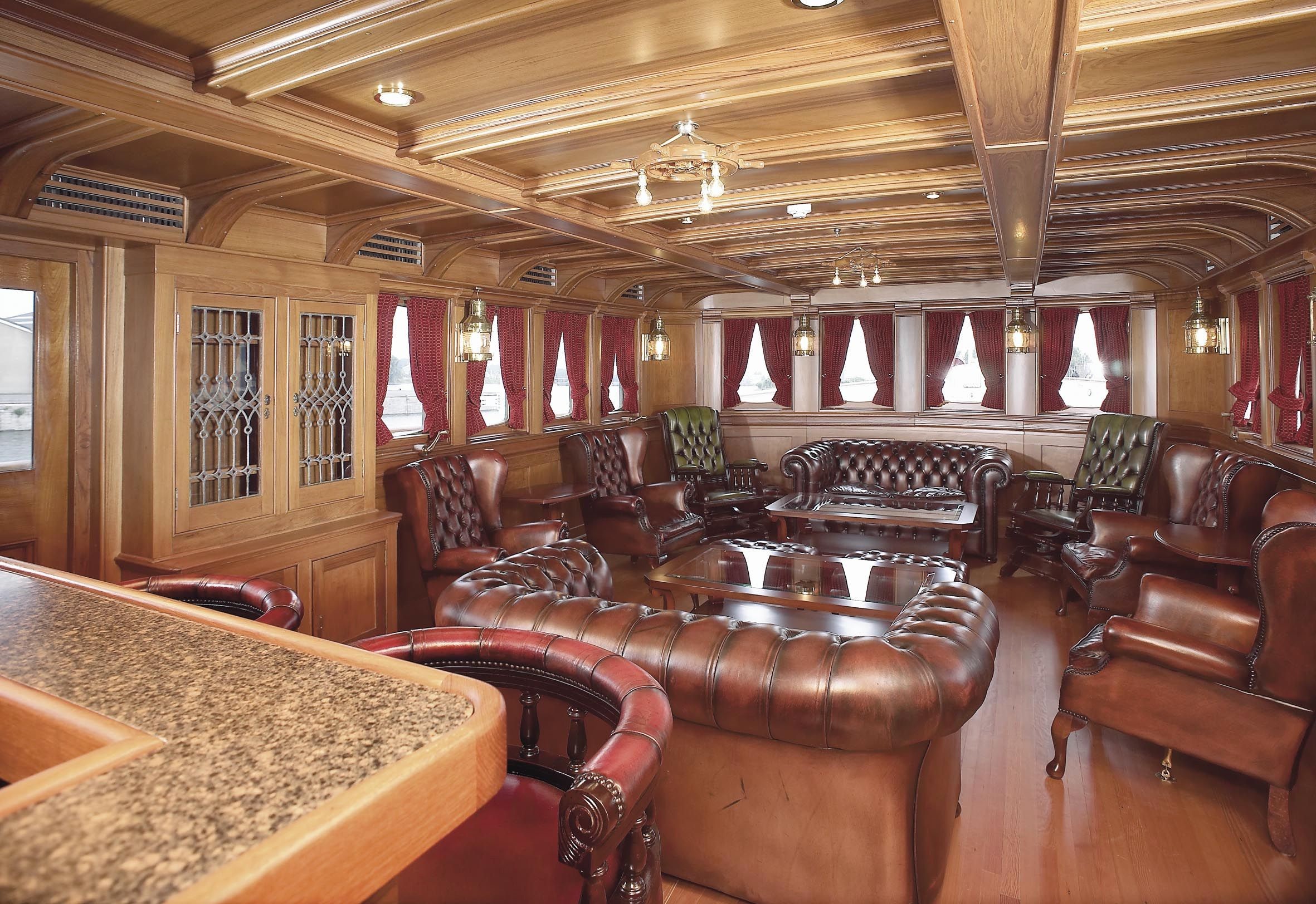Yacht SS Delphine, Classic Yacht | CHARTERWORLD Luxury Superyacht Charters
